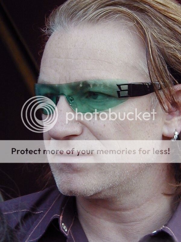 PIC REQUEST: Bono with gray hair / un-dyed | U2 Feedback